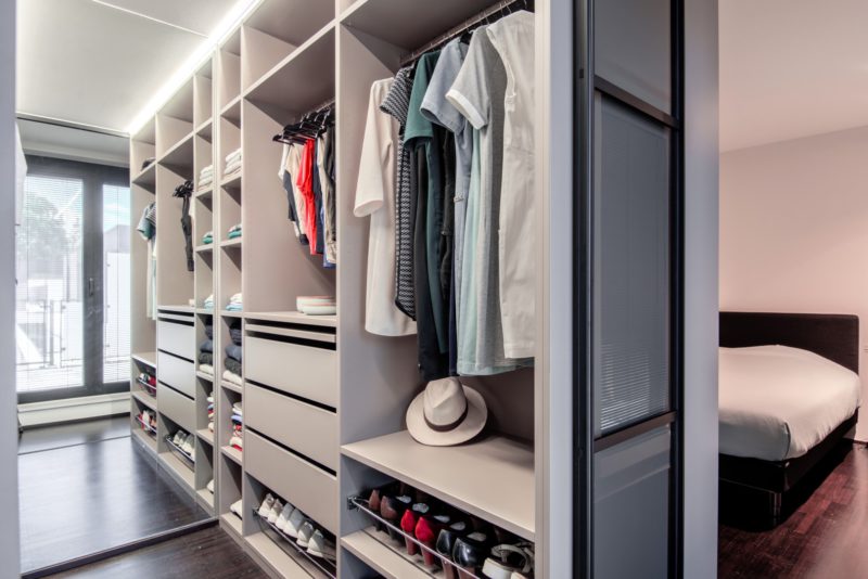 Slaapkamer met dressing en tv-wand | DM-Line