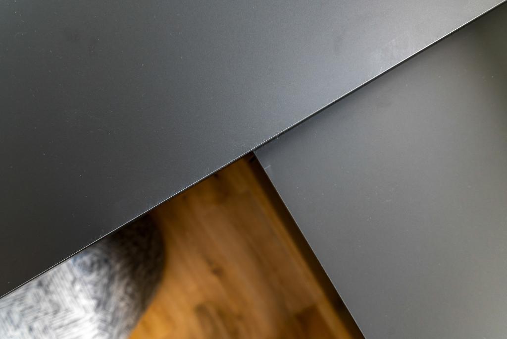 Bureau op maat in de nachthal l Realisatie l DM-Line